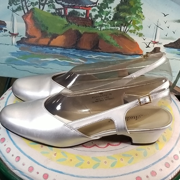 Auditions | Shoes | Vintage Audition Metallic Silver Sling Sandles 9b ...